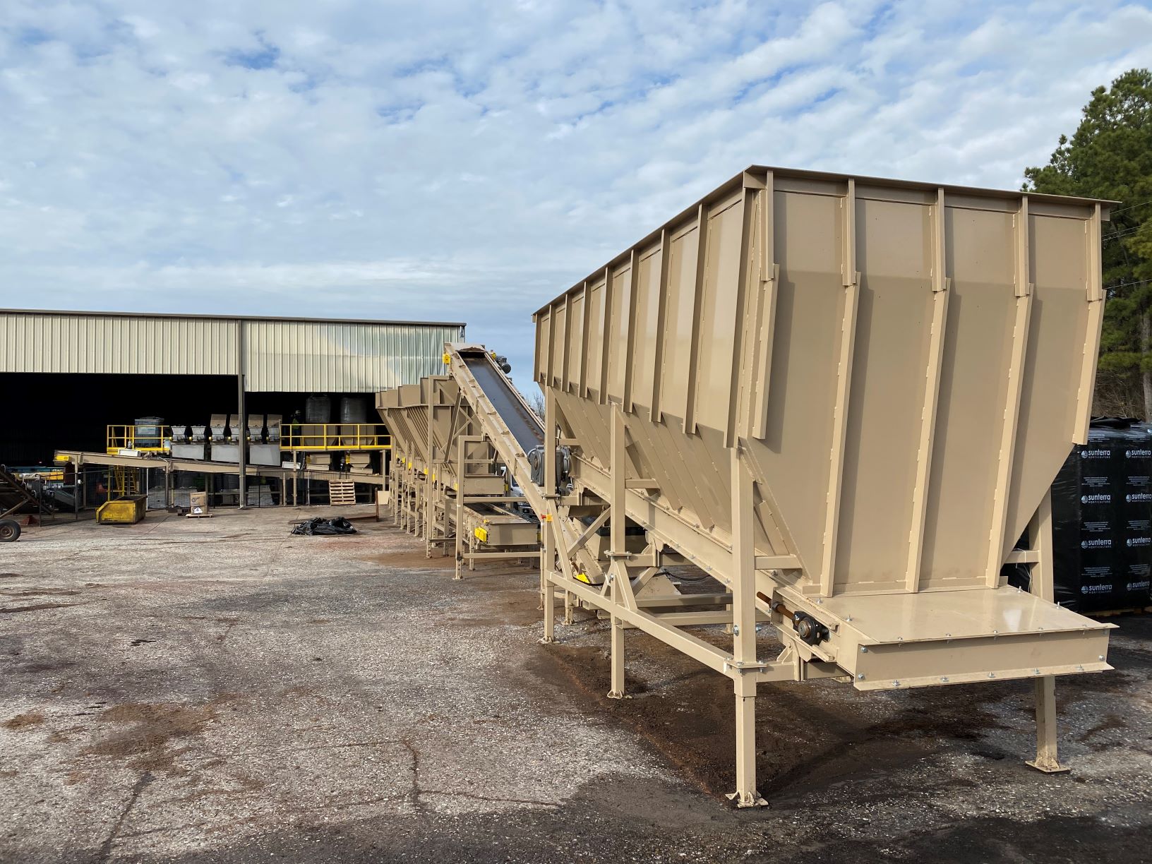 Mix Line Made-to-Order Application | Soil Conveyors | Manufacturer